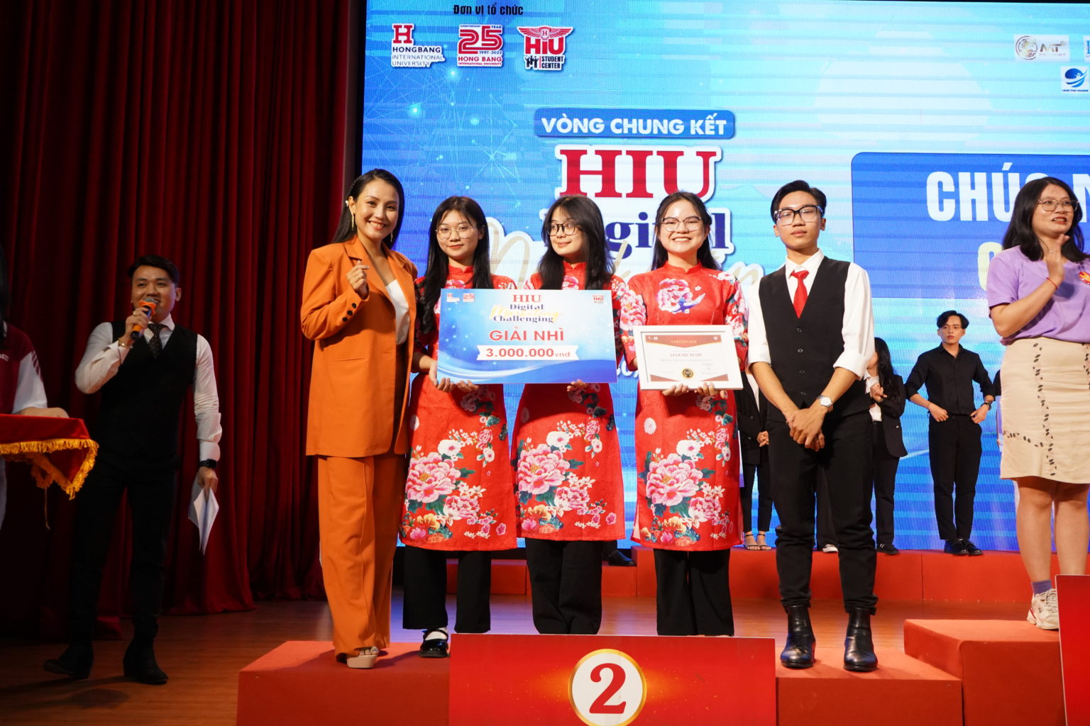 Đã tìm ra Quán quân cuộc thi HIU Digital Marketing Challenging 2022